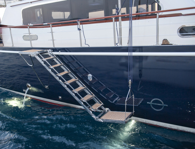 Shepherd Boat Stairs, Barrie, ON | Stainless Outfitters Inc.